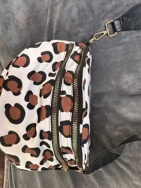 Emmafy | Bags | Leopard Print Crossbody Bag | Poshmark